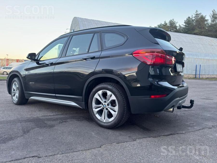 Black BMW X1 2016 in Cesis, with an engine capacity of 2.00 L and mileage of 185 thousand km for 12800 €, photo 8 on AUTOMOTO.COM.LV
