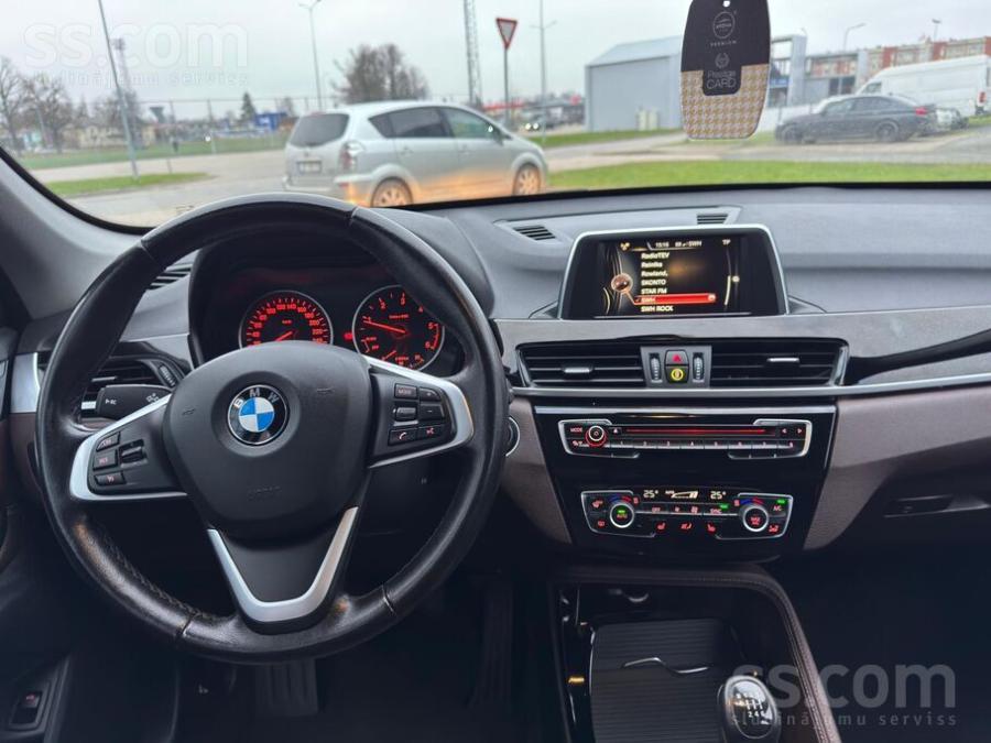 Black BMW X1 2016 in Cesis, with an engine capacity of 2.00 L and mileage of 185 thousand km for 12800 €, photo 13 on AUTOMOTO.COM.LV