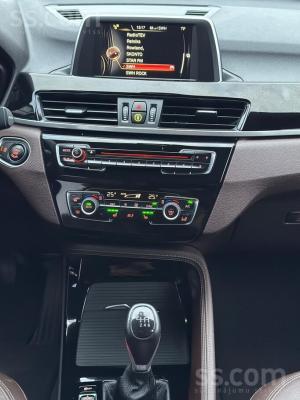 Black BMW X1 2016 in Cesis, with an engine capacity of 2.00 L and mileage of 185 thousand km for 12800 €, photo 14 on AUTOMOTO.COM.LV