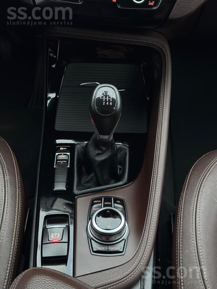 Black BMW X1 2016 in Cesis, with an engine capacity of 2.00 L and mileage of 185 thousand km for 12800 €, photo 16 on AUTOMOTO.COM.LV