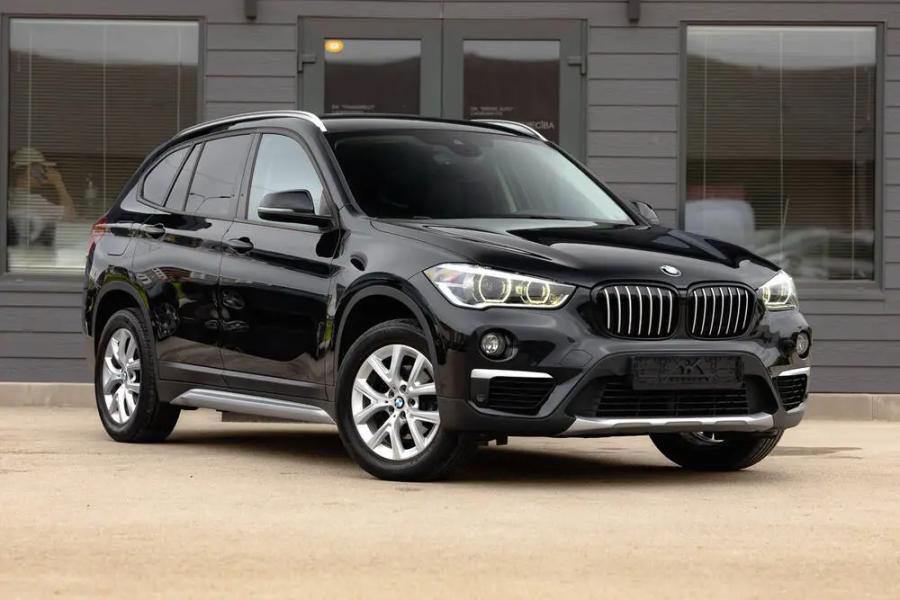 Black BMW X1 2016 in Jelgava, with an engine capacity of 2.00 L and mileage of 235 thousand km for 13850 €, photo 1 on AUTOMOTO.COM.LV
