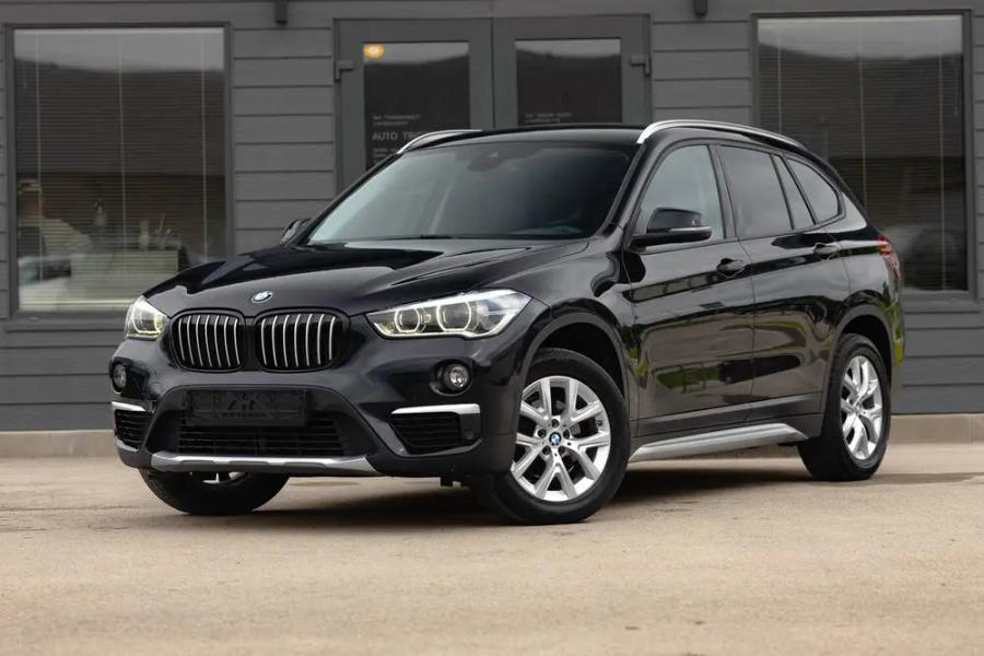 Black BMW X1 2016 in Jelgava, with an engine capacity of 2.00 L and mileage of 235 thousand km for 13850 €, photo 4 on AUTOMOTO.COM.LV