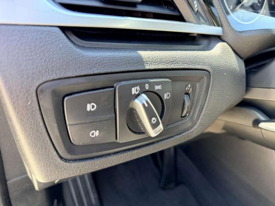 Black BMW X1 2016 in Vilnius, with an engine capacity of 2.00 L and mileage of 214 thousand km for 10600 €, photo 15 on AUTOMOTO.COM.LV