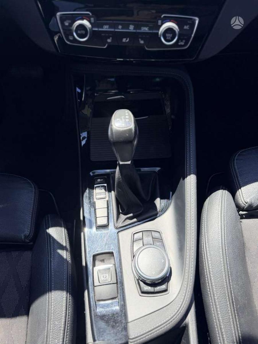 Black BMW X1 2016 in Vilnius, with an engine capacity of 2.00 L and mileage of 214 thousand km for 10600 €, photo 23 on AUTOMOTO.COM.LV