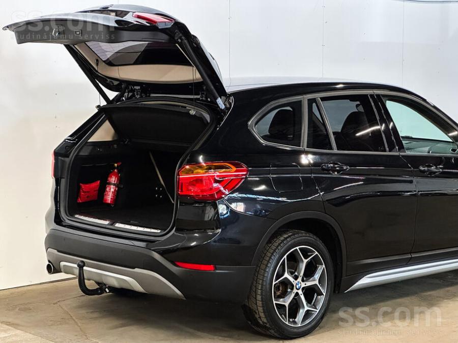 Black BMW X1 2016 in Jurmala, with an engine capacity of 2.00 L and mileage of 269 thousand km for 11990 €, photo 16 on AUTOMOTO.COM.LV