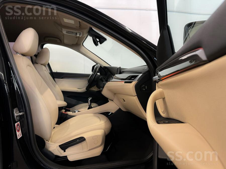Black BMW X1 2016 in Jurmala, with an engine capacity of 2.00 L and mileage of 269 thousand km for 11990 €, photo 27 on AUTOMOTO.COM.LV