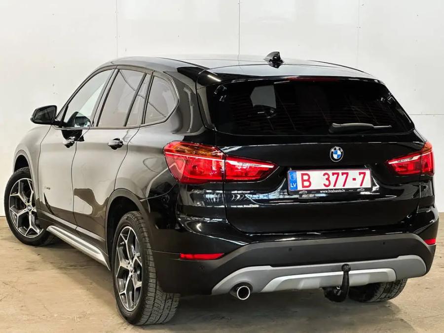 Black BMW X1 2016 in Jurmala, with an engine capacity of 2.00 L and mileage of 269 thousand km for 11990 €, photo 10 on AUTOMOTO.COM.LV