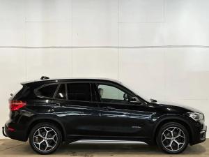 Black BMW X1 2016 in Jurmala, with an engine capacity of 2.00 L and mileage of 269 thousand km for 11990 €, photo 16 on AUTOMOTO.COM.LV