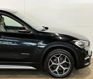 Black BMW X1 2016 in Jurmala, with an engine capacity of 2.00 L and mileage of 269 thousand km for 11990 €, photo 18 on AUTOMOTO.COM.LV