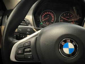 Black BMW X1 2016 in Jurmala, with an engine capacity of 2.00 L and mileage of 269 thousand km for 11990 €, photo 37 on AUTOMOTO.COM.LV