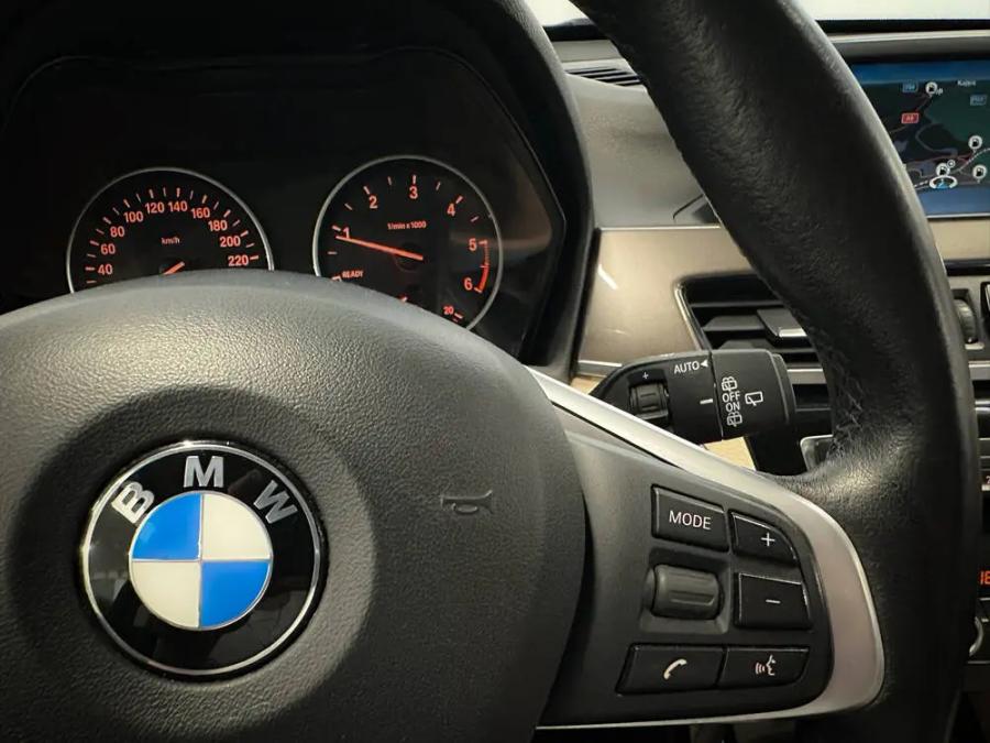 Black BMW X1 2016 in Jurmala, with an engine capacity of 2.00 L and mileage of 269 thousand km for 11990 €, photo 38 on AUTOMOTO.COM.LV