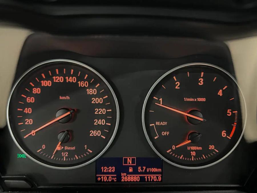 Black BMW X1 2016 in Jurmala, with an engine capacity of 2.00 L and mileage of 269 thousand km for 11990 €, photo 49 on AUTOMOTO.COM.LV