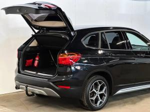 Black BMW X1 2016 in Jurmala, with an engine capacity of 2.00 L and mileage of 269 thousand km for 11990 €, photo 50 on AUTOMOTO.COM.LV