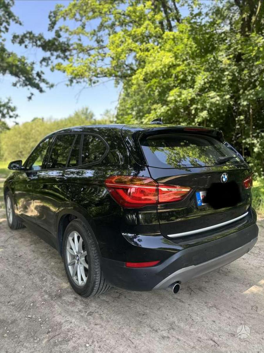 Black BMW X1 2016 in Kaunas, with an engine capacity of 2.00 L and mileage of 287 thousand km for 12500 €, photo 8 on AUTOMOTO.COM.LV