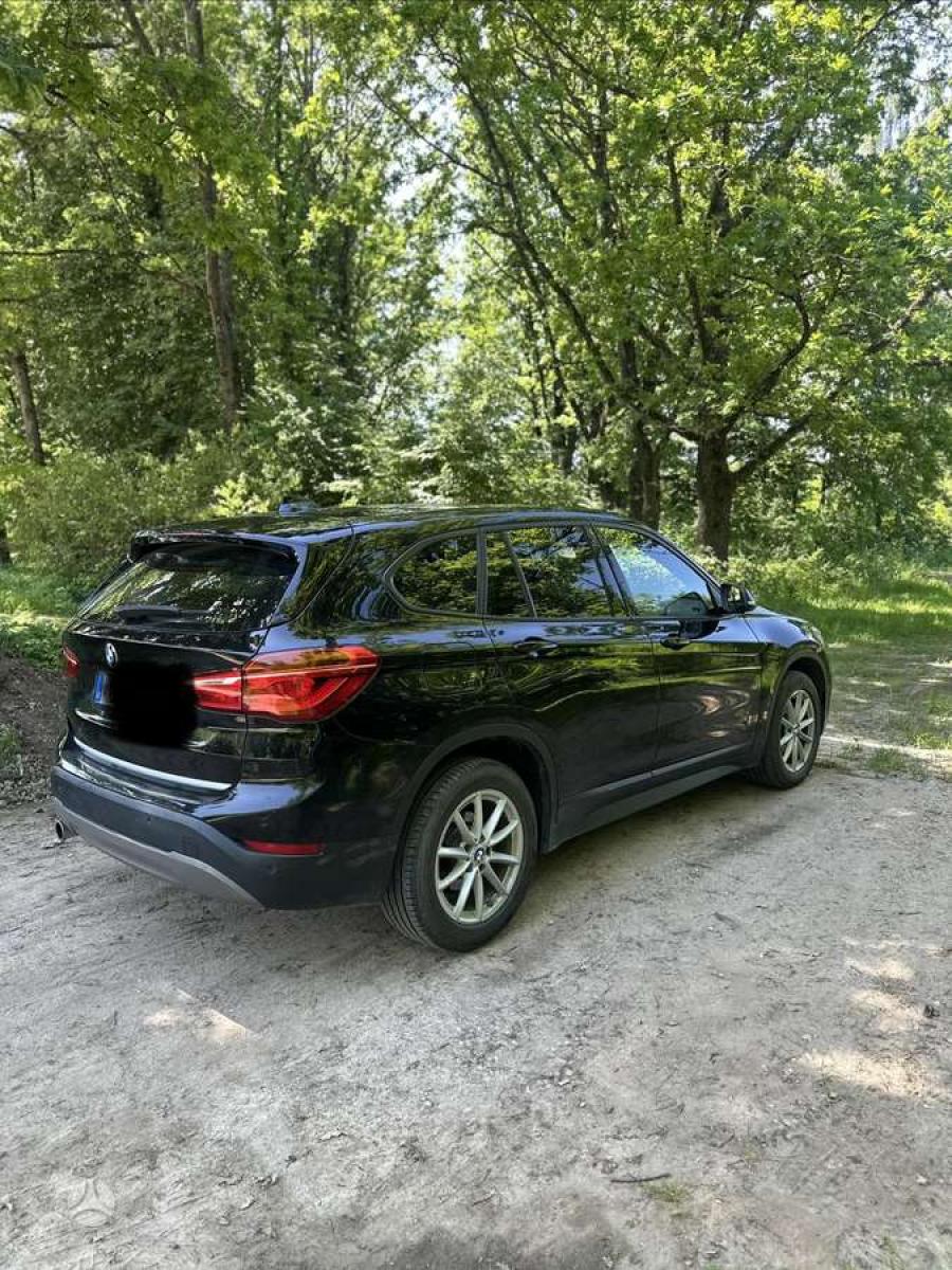Black BMW X1 2016 in Kaunas, with an engine capacity of 2.00 L and mileage of 287 thousand km for 12500 €, photo 11 on AUTOMOTO.COM.LV