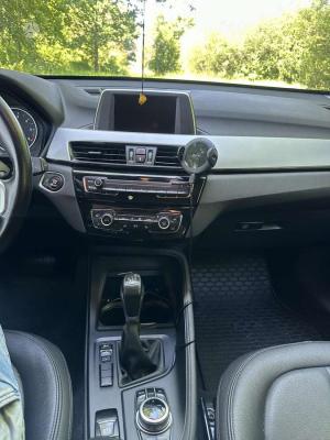 Black BMW X1 2016 in Kaunas, with an engine capacity of 2.00 L and mileage of 287 thousand km for 12500 €, photo 16 on AUTOMOTO.COM.LV