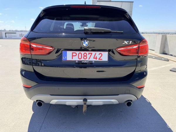 Melns BMW X1 2016 Viļņa, ar dzinēja tilpumu 2.00 L un nobraukumu 214 tūkst. km par 10000 €, foto 5 vietnē AUTOMOTO.COM.LV