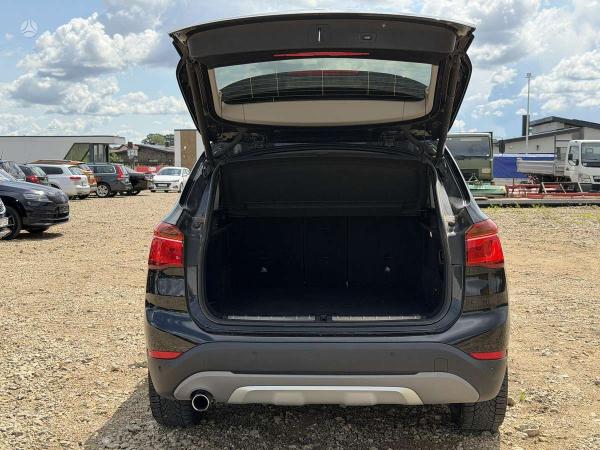 Black BMW X1 2016 in Siauliai, with an engine capacity of 2.00 L and mileage of 157 thousand km for 13200 €, photo 7 on AUTOMOTO.COM.LV