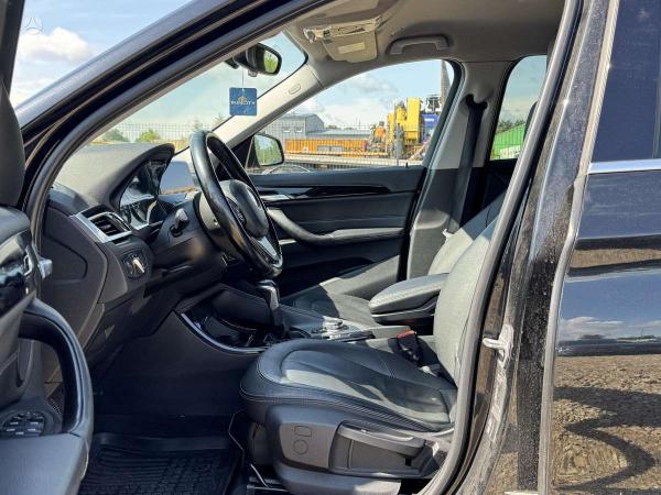 Black BMW X1 2016 in Siauliai, with an engine capacity of 2.00 L and mileage of 157 thousand km for 13200 €, photo 10 on AUTOMOTO.COM.LV