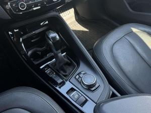 Melns BMW X1 2016 Šauļi, ar dzinēja tilpumu 2.00 L un nobraukumu 157 tūkst. km par 13200 €, foto 20 vietnē AUTOMOTO.COM.LV