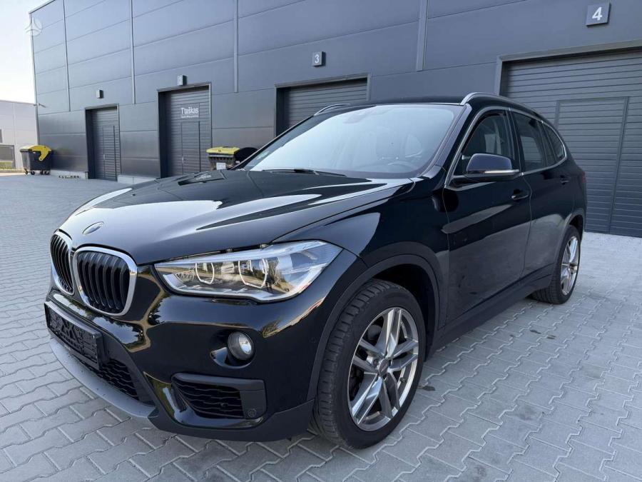 Black BMW X1 2016 in Utena, with an engine capacity of 2.00 L and mileage of 290 thousand km for 10950 €, photo 7 on AUTOMOTO.COM.LV