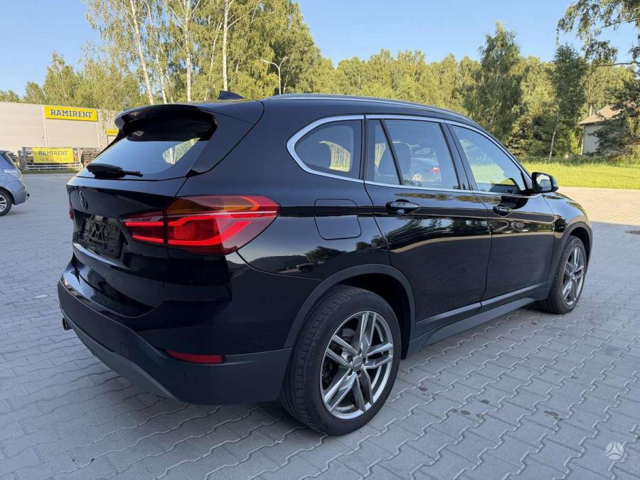Black BMW X1 2016 in Utena, with an engine capacity of 2.00 L and mileage of 290 thousand km for 10950 €, photo 12 on AUTOMOTO.COM.LV