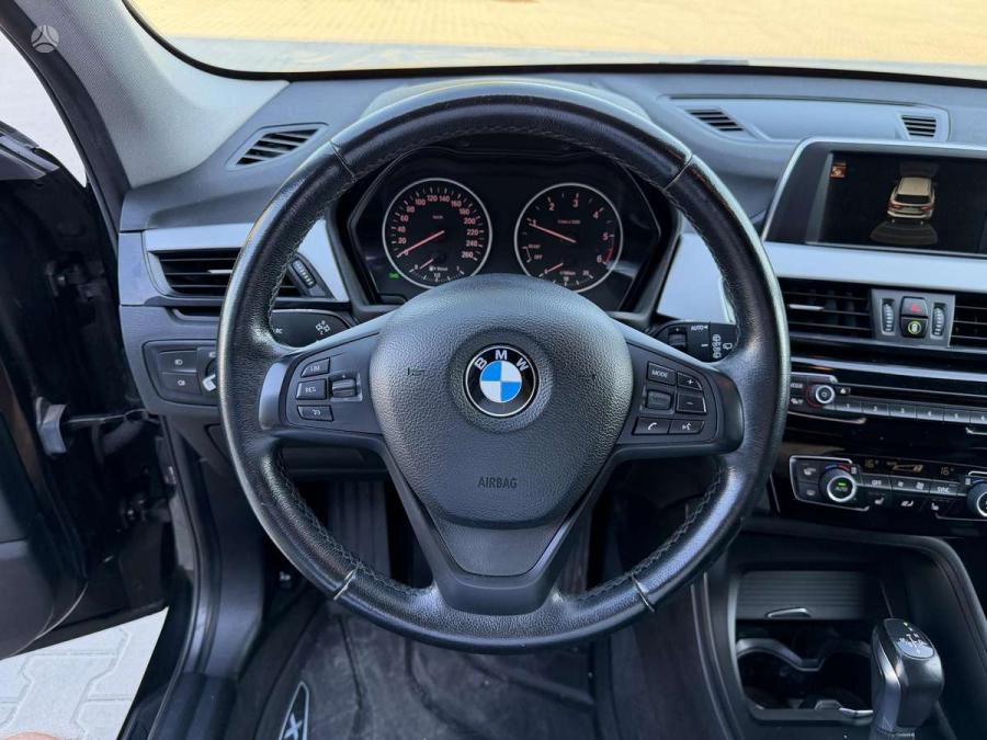 Black BMW X1 2016 in Utena, with an engine capacity of 2.00 L and mileage of 290 thousand km for 10950 €, photo 16 on AUTOMOTO.COM.LV