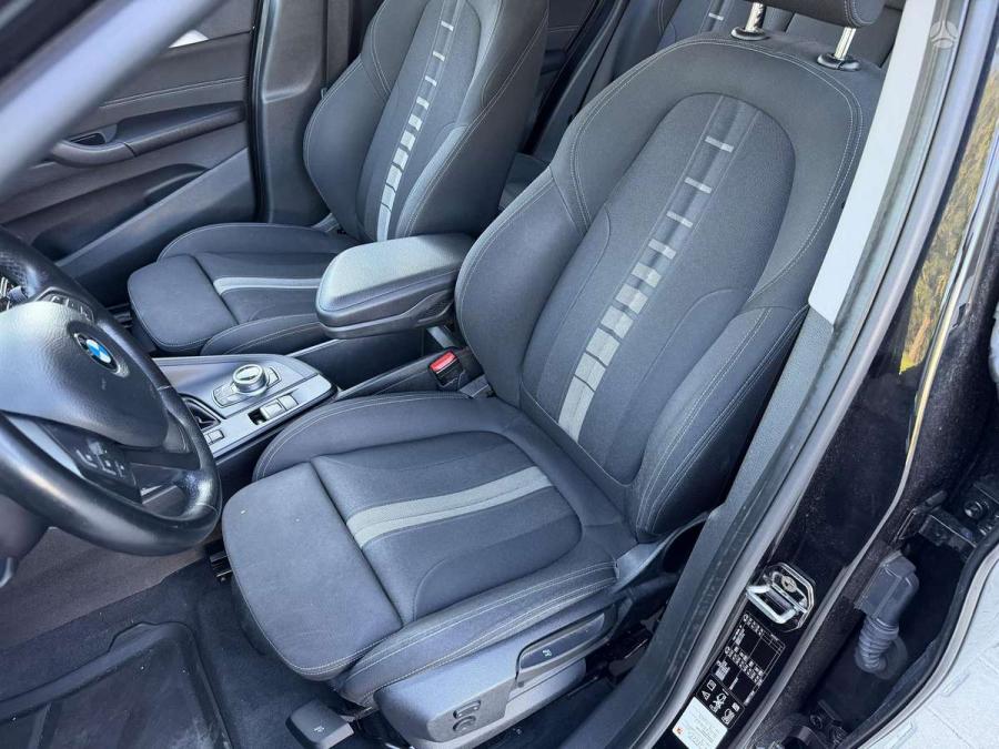 Black BMW X1 2016 in Utena, with an engine capacity of 2.00 L and mileage of 290 thousand km for 10950 €, photo 19 on AUTOMOTO.COM.LV