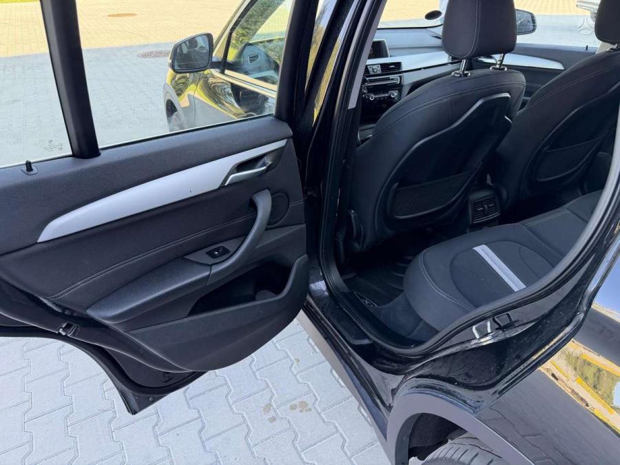 Black BMW X1 2016 in Utena, with an engine capacity of 2.00 L and mileage of 290 thousand km for 10950 €, photo 23 on AUTOMOTO.COM.LV