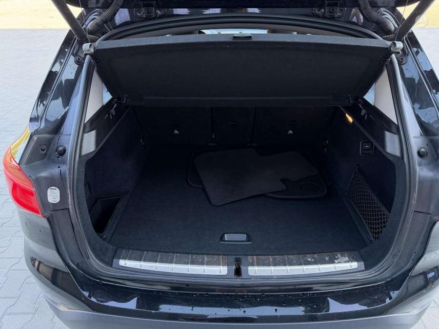Black BMW X1 2016 in Utena, with an engine capacity of 2.00 L and mileage of 290 thousand km for 10950 €, photo 24 on AUTOMOTO.COM.LV