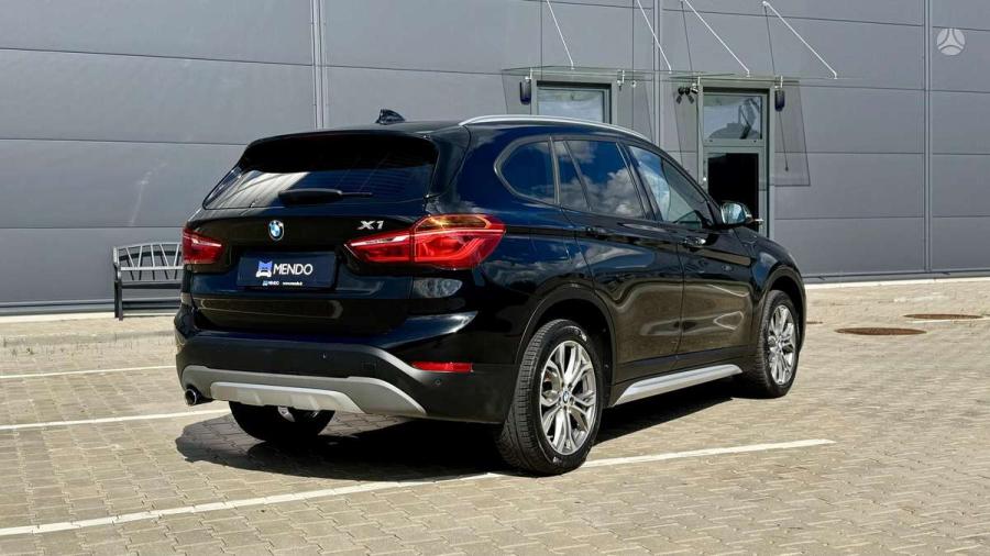 Black BMW X1 2016 in Vilnius, with an engine capacity of 2.00 L and mileage of 199 thousand km for 12590 €, photo 3 on AUTOMOTO.COM.LV