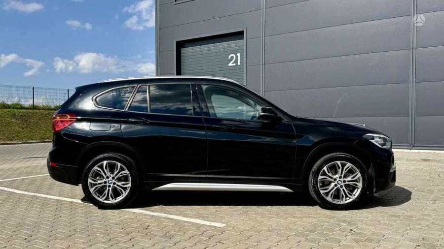 Black BMW X1 2016 in Vilnius, with an engine capacity of 2.00 L and mileage of 199 thousand km for 12590 €, photo 6 on AUTOMOTO.COM.LV