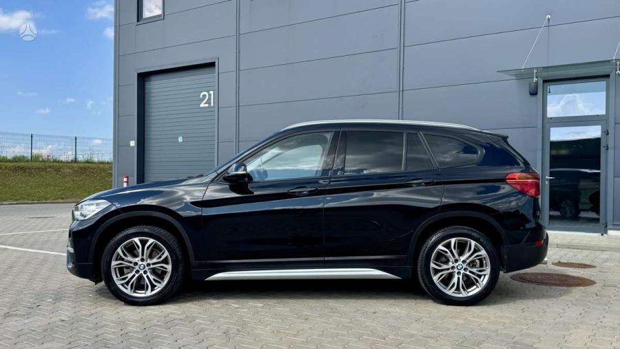 Black BMW X1 2016 in Vilnius, with an engine capacity of 2.00 L and mileage of 199 thousand km for 12590 €, photo 7 on AUTOMOTO.COM.LV