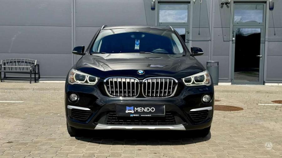 Black BMW X1 2016 in Vilnius, with an engine capacity of 2.00 L and mileage of 199 thousand km for 12590 €, photo 8 on AUTOMOTO.COM.LV