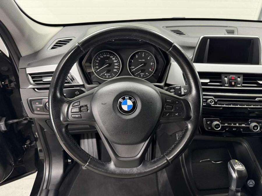 Black BMW X1 2016 in Utena, with an engine capacity of 2.00 L and mileage of 290 thousand km for 11150 €, photo 7 on AUTOMOTO.COM.LV