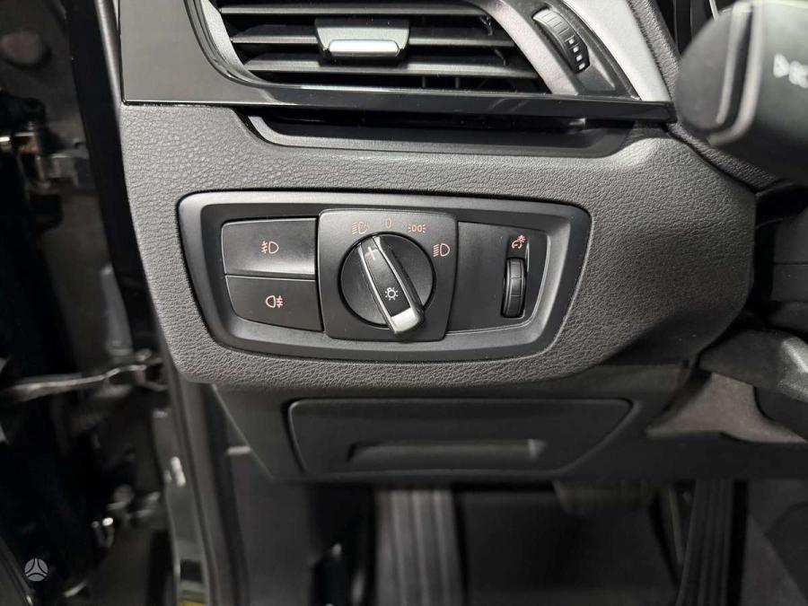 Black BMW X1 2016 in Utena, with an engine capacity of 2.00 L and mileage of 290 thousand km for 11150 €, photo 9 on AUTOMOTO.COM.LV