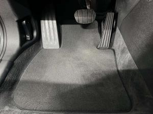 Black BMW X1 2016 in Utena, with an engine capacity of 2.00 L and mileage of 290 thousand km for 11150 €, photo 10 on AUTOMOTO.COM.LV