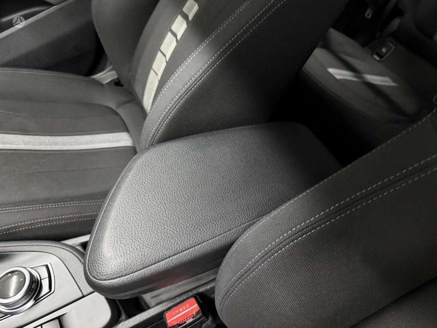 Black BMW X1 2016 in Utena, with an engine capacity of 2.00 L and mileage of 290 thousand km for 11150 €, photo 18 on AUTOMOTO.COM.LV
