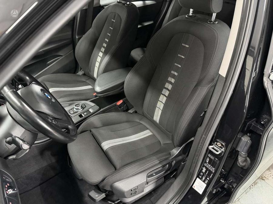 Black BMW X1 2016 in Utena, with an engine capacity of 2.00 L and mileage of 290 thousand km for 11150 €, photo 19 on AUTOMOTO.COM.LV