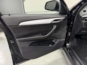 Black BMW X1 2016 in Utena, with an engine capacity of 2.00 L and mileage of 290 thousand km for 11150 €, photo 20 on AUTOMOTO.COM.LV