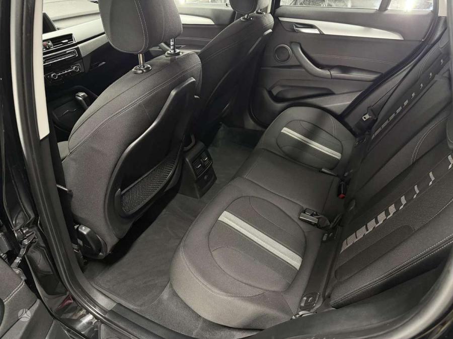 Black BMW X1 2016 in Utena, with an engine capacity of 2.00 L and mileage of 290 thousand km for 11150 €, photo 21 on AUTOMOTO.COM.LV