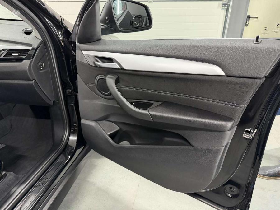 Black BMW X1 2016 in Utena, with an engine capacity of 2.00 L and mileage of 290 thousand km for 11150 €, photo 25 on AUTOMOTO.COM.LV