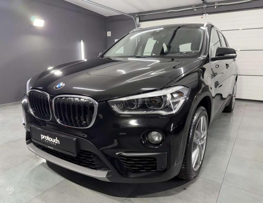 Black BMW X1 2016 in Utena, with an engine capacity of 2.00 L and mileage of 290 thousand km for 11150 €, photo 31 on AUTOMOTO.COM.LV