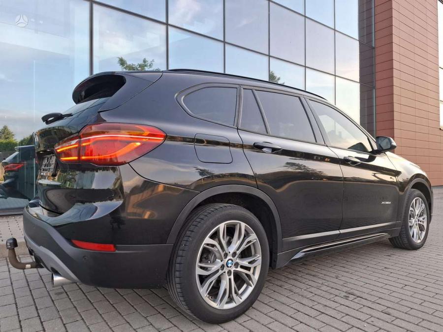 Melns BMW X1 2016 Utena, ar dzinēja tilpumu 2.00 L un nobraukumu 237 tūkst. km par 14150 €, foto 5 vietnē AUTOMOTO.COM.LV