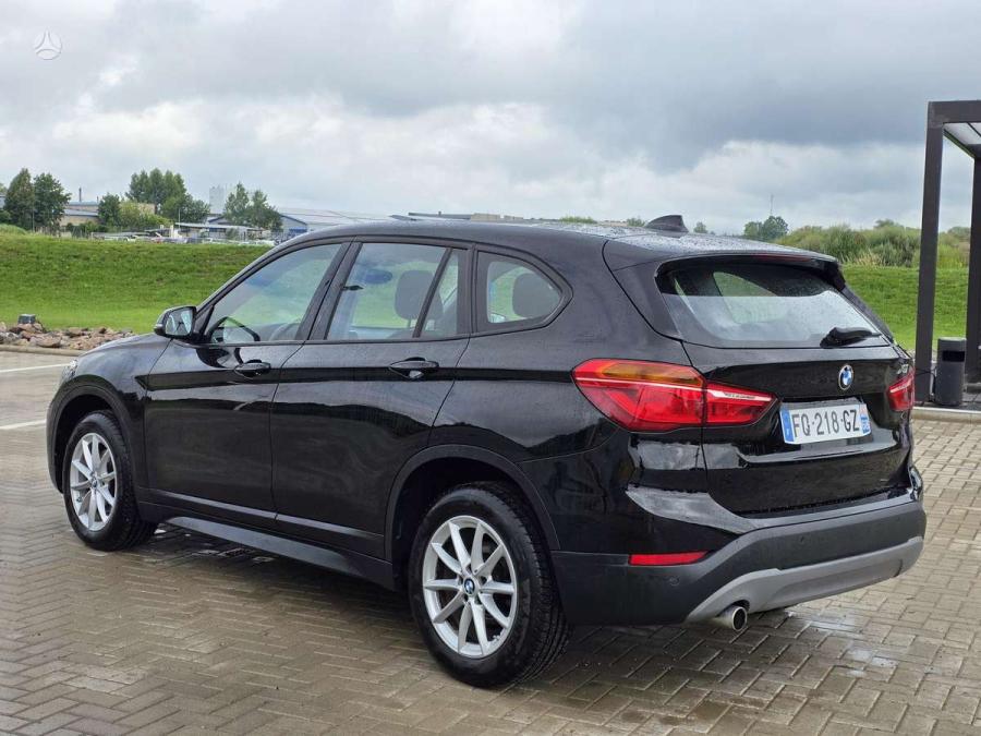 Black BMW X1 2016 in Taurage, with an engine capacity of 2.00 L and mileage of 300 thousand km for 7490 €, photo 6 on AUTOMOTO.COM.LV