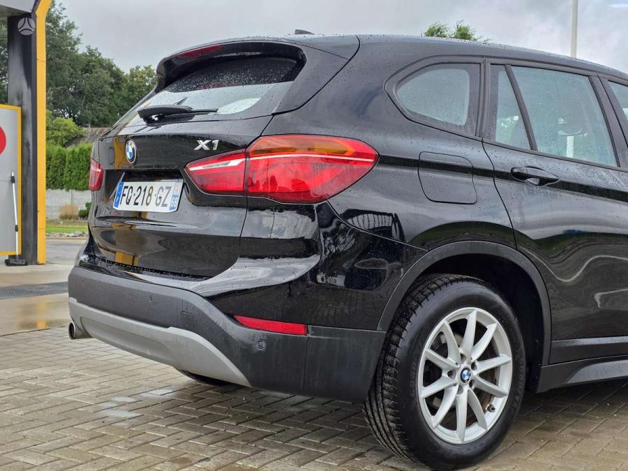 Black BMW X1 2016 in Taurage, with an engine capacity of 2.00 L and mileage of 300 thousand km for 7490 €, photo 8 on AUTOMOTO.COM.LV
