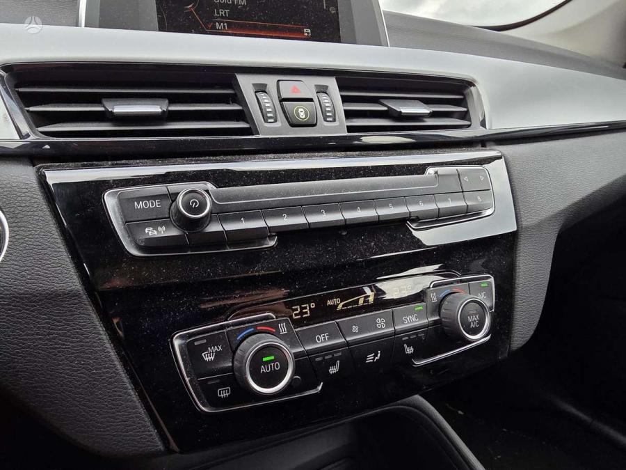 Black BMW X1 2016 in Taurage, with an engine capacity of 2.00 L and mileage of 300 thousand km for 7490 €, photo 17 on AUTOMOTO.COM.LV