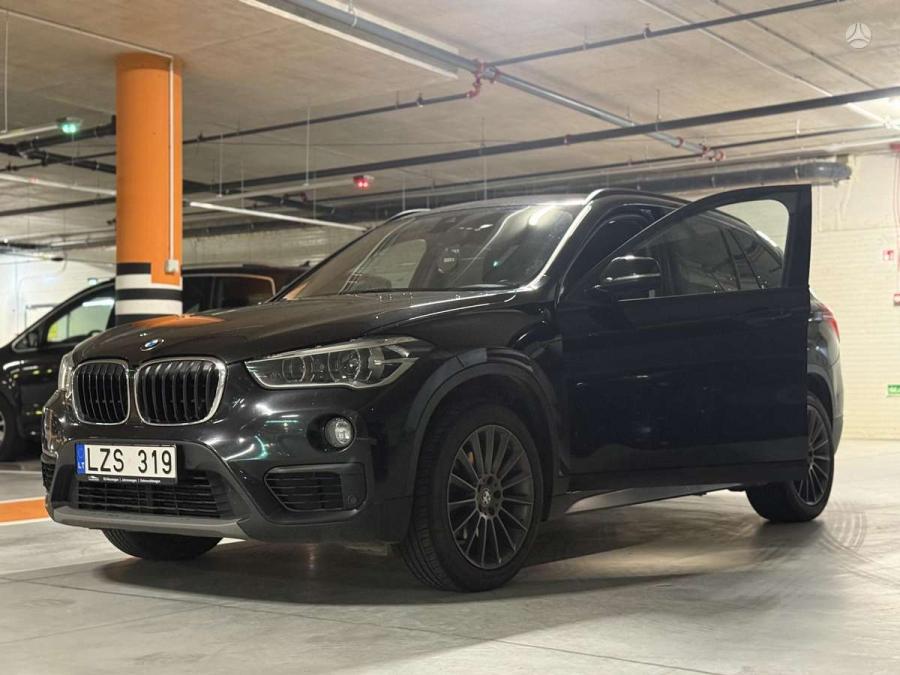 Black BMW X1 2016 in Vilnius, with an engine capacity of 2.00 L and mileage of 288 thousand km for 14500 €, photo 3 on AUTOMOTO.COM.LV