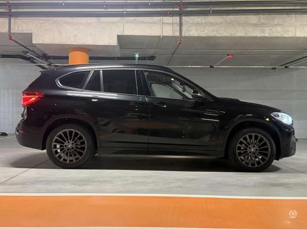 Black BMW X1 2016 in Vilnius, with an engine capacity of 2.00 L and mileage of 288 thousand km for 14500 €, photo 3 on AUTOMOTO.COM.LV