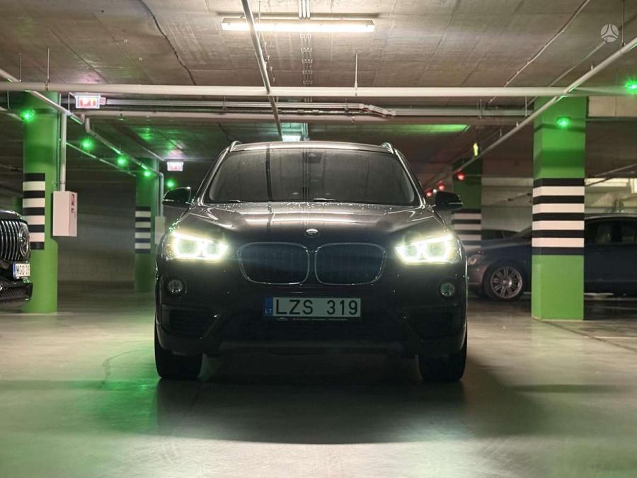 Black BMW X1 2016 in Vilnius, with an engine capacity of 2.00 L and mileage of 288 thousand km for 14500 €, photo 6 on AUTOMOTO.COM.LV